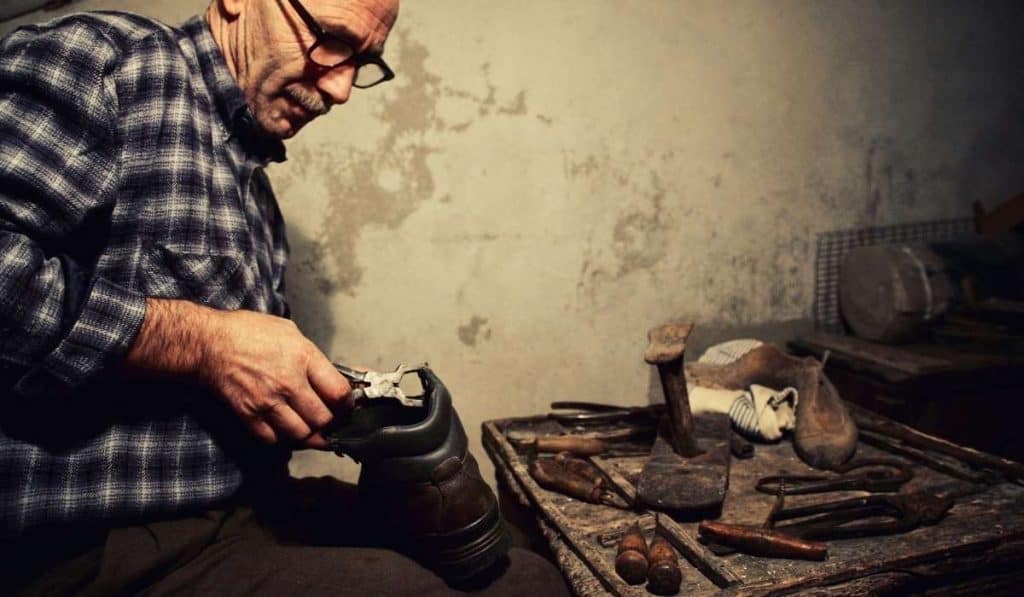 Cordwainer vs. Cobbler vs. Shoemaker: What’s the difference? - The Old ...