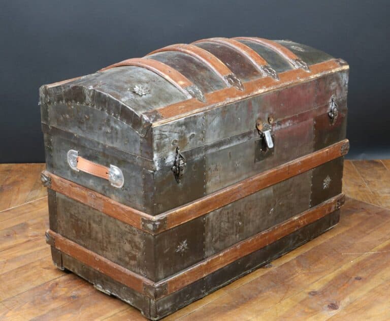 A Guide to Vintage Traveling Trunks of Yore - The Old Timey